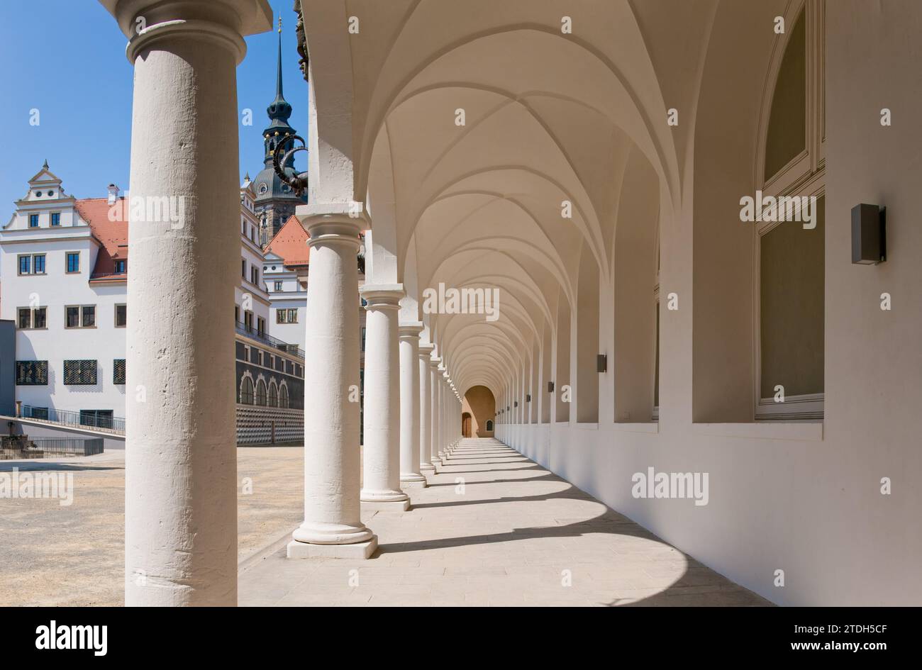 Stable courtyard hi-res stock photography and images - Alamy