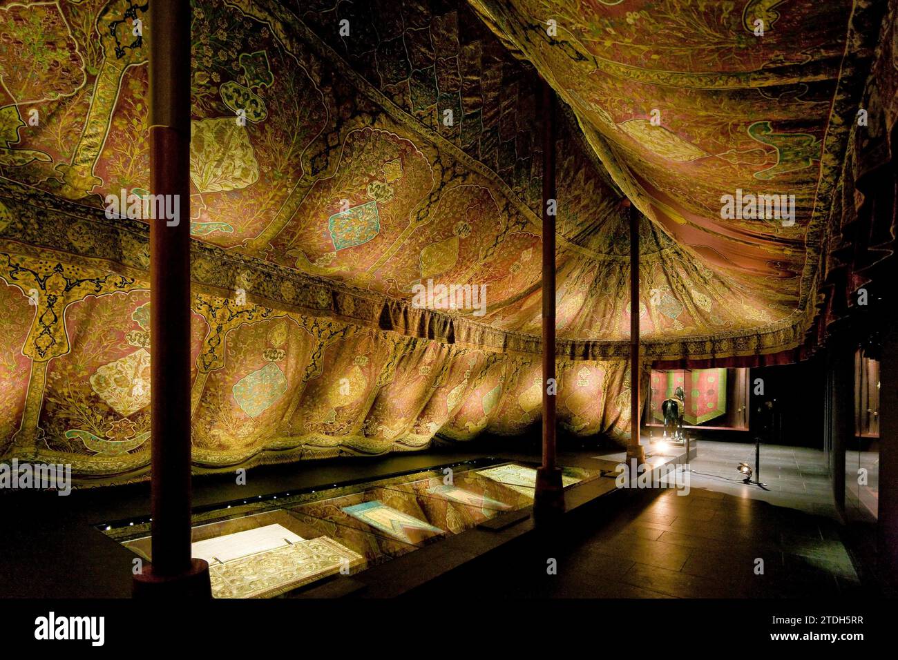 Arabian architecture chamber hi-res stock photography and images - Alamy