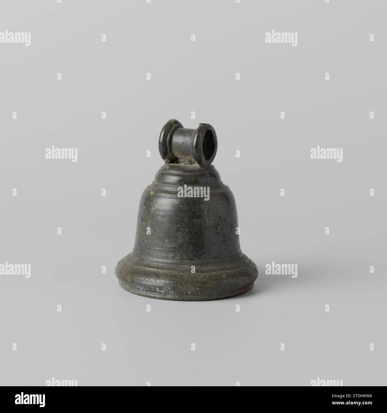 Bell, anonymous, 1300 - 1600 Livestock, with cylindrical ring for ...