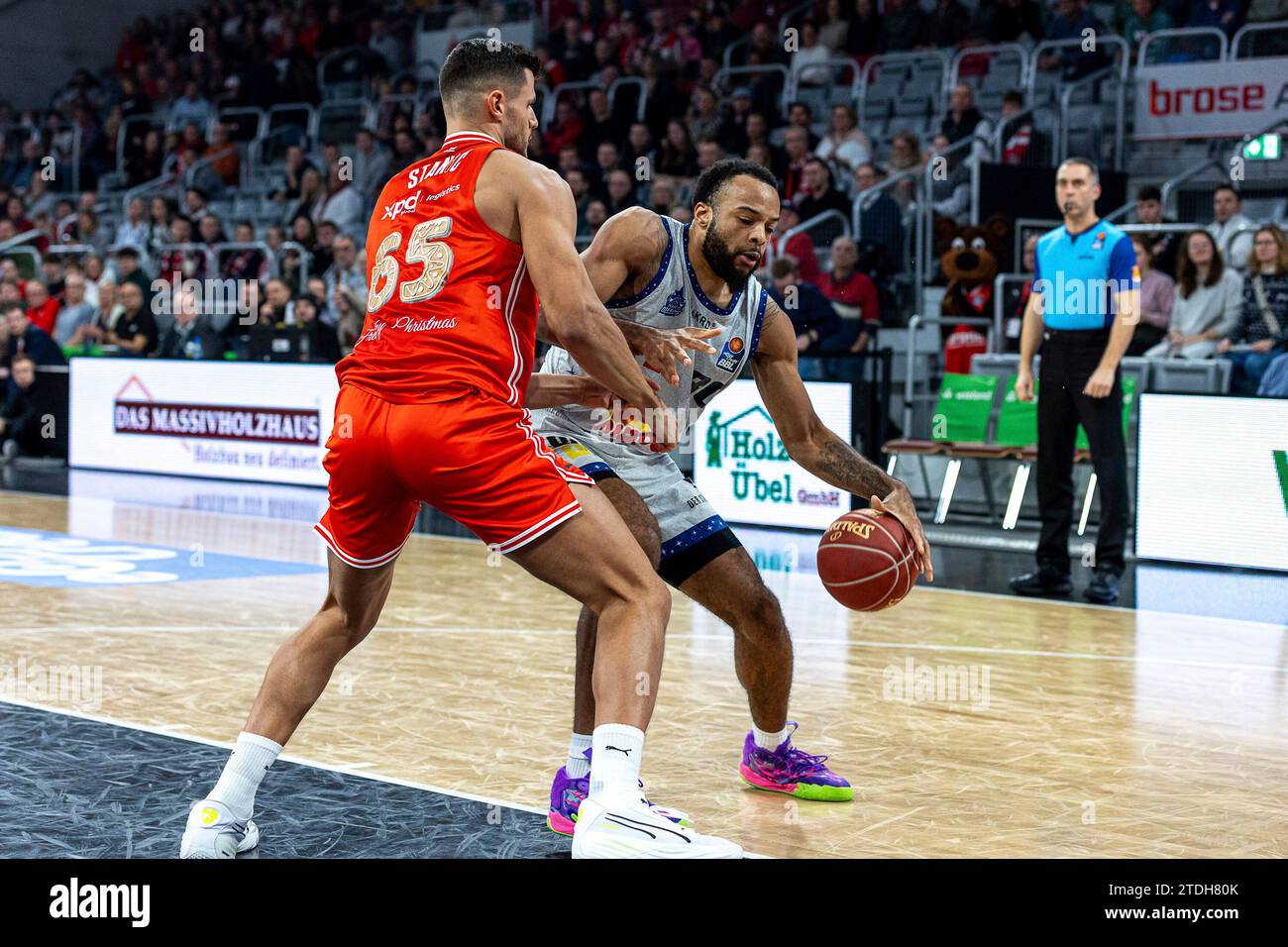 Bamberg, Deutschland. 18th Dec, 2023. Filip Stanic (Bamberg Baskets ...
