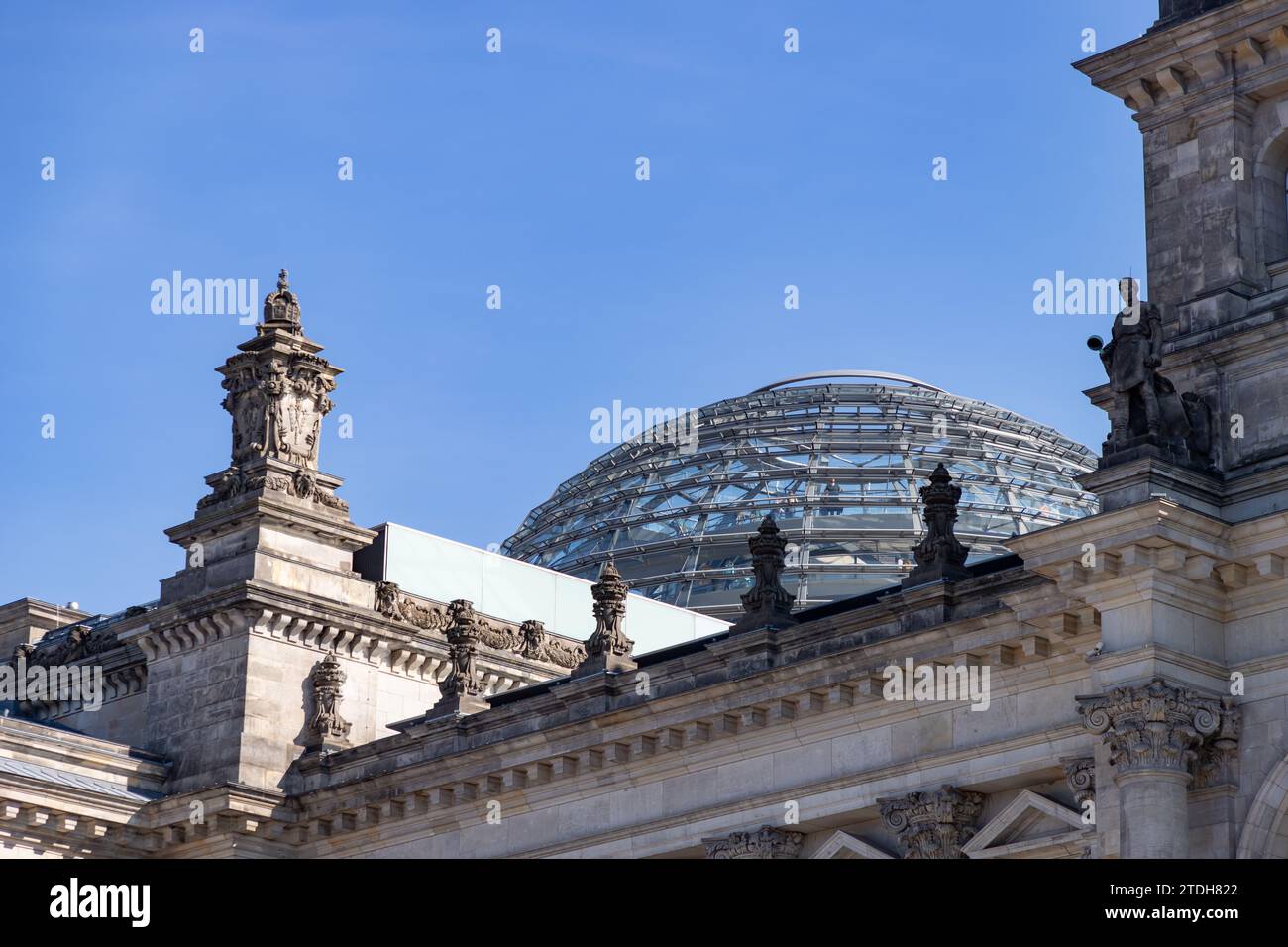 A picture of the dome of the Reichstag Building Stock Photo - Alamy
