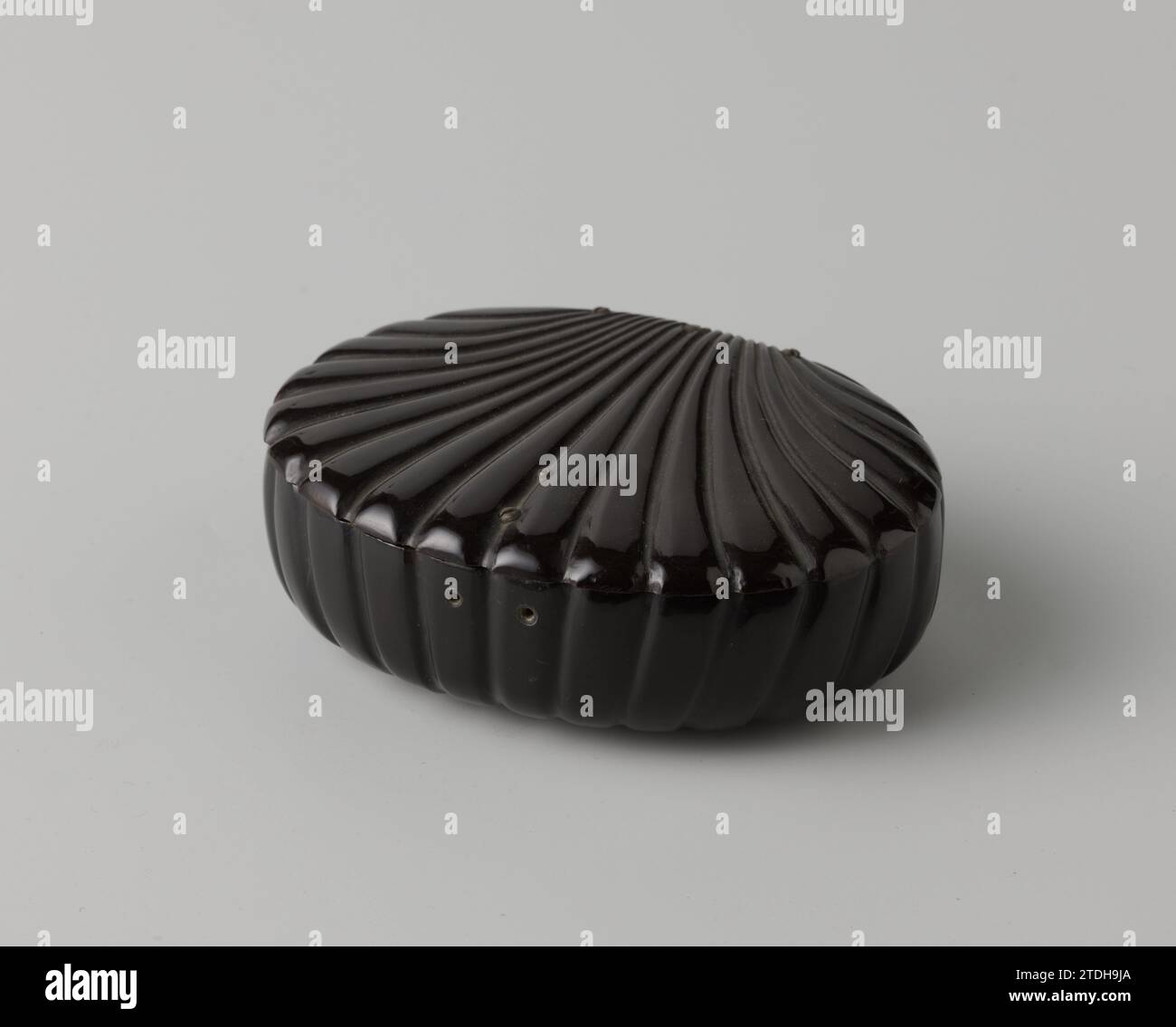 Hinge shell hi-res stock photography and images - Alamy