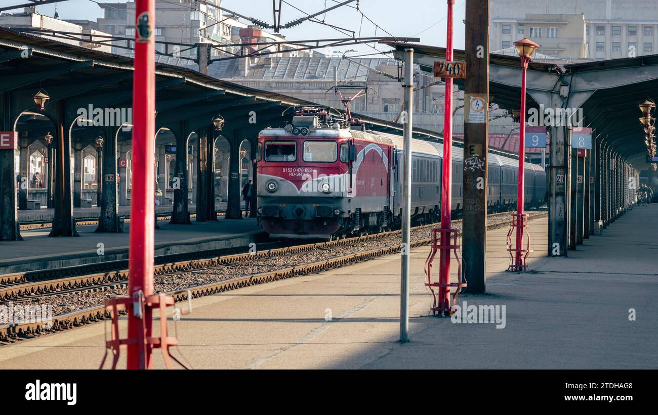 Train at Bucharest North Railway Station (Gara de Nord Bucuresti Stock ...