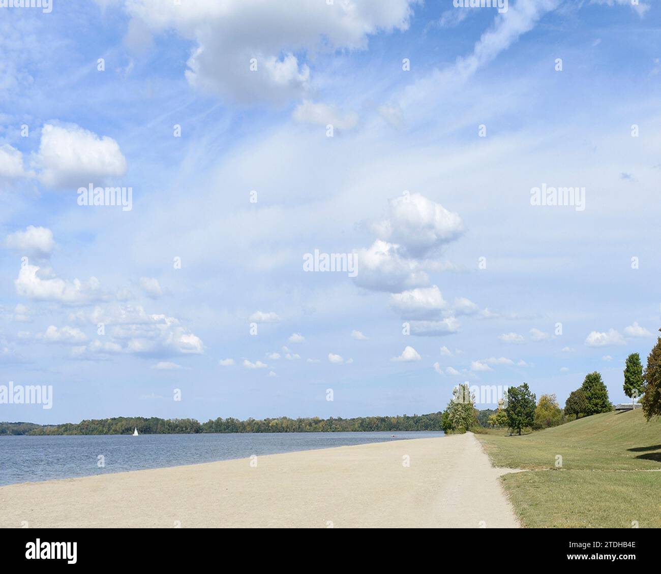 Image of a lakeshore beach walking pathway Stock Photo - Alamy