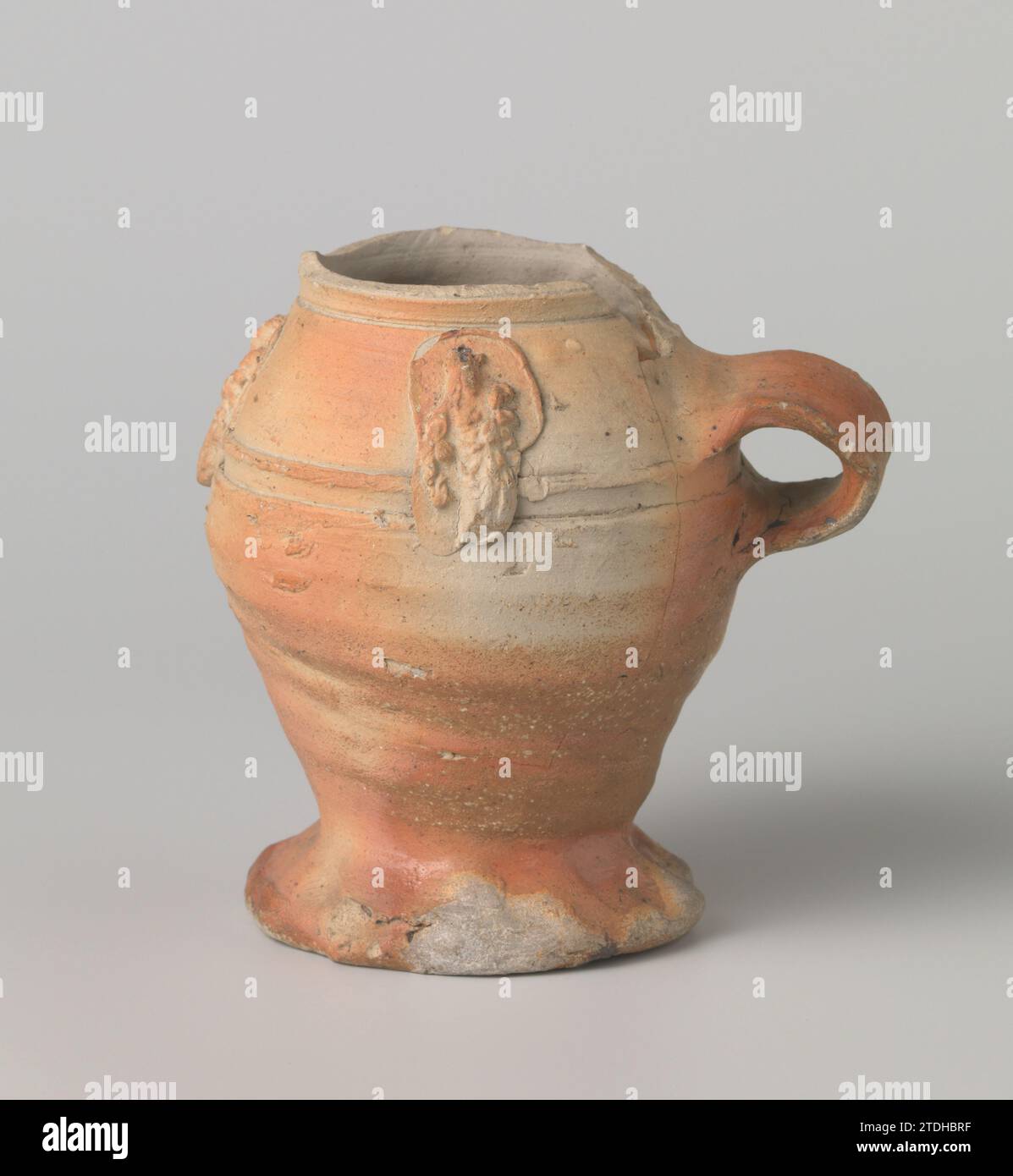 Fragment of a jug with Madonna and Child, anonymous, c. 1450 - c. 1499 Fragment of a jug of ...