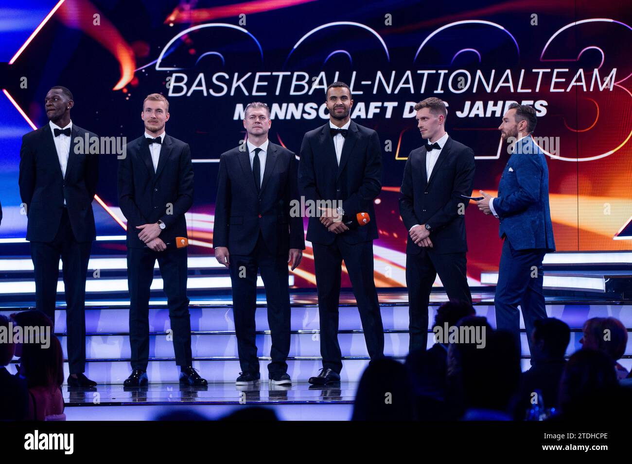 Basketball Nationalmannschaft Deutschland um Isaac Bonga, Niels Giffey ...
