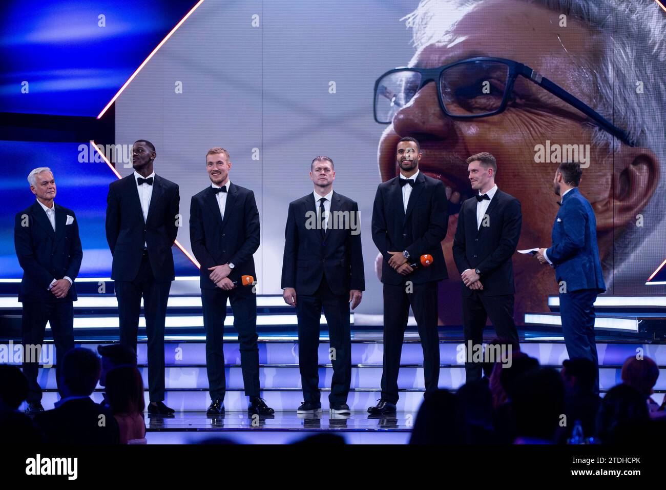 Basketball Nationalmannschaft Deutschland um Isaac Bonga, Niels Giffey ...