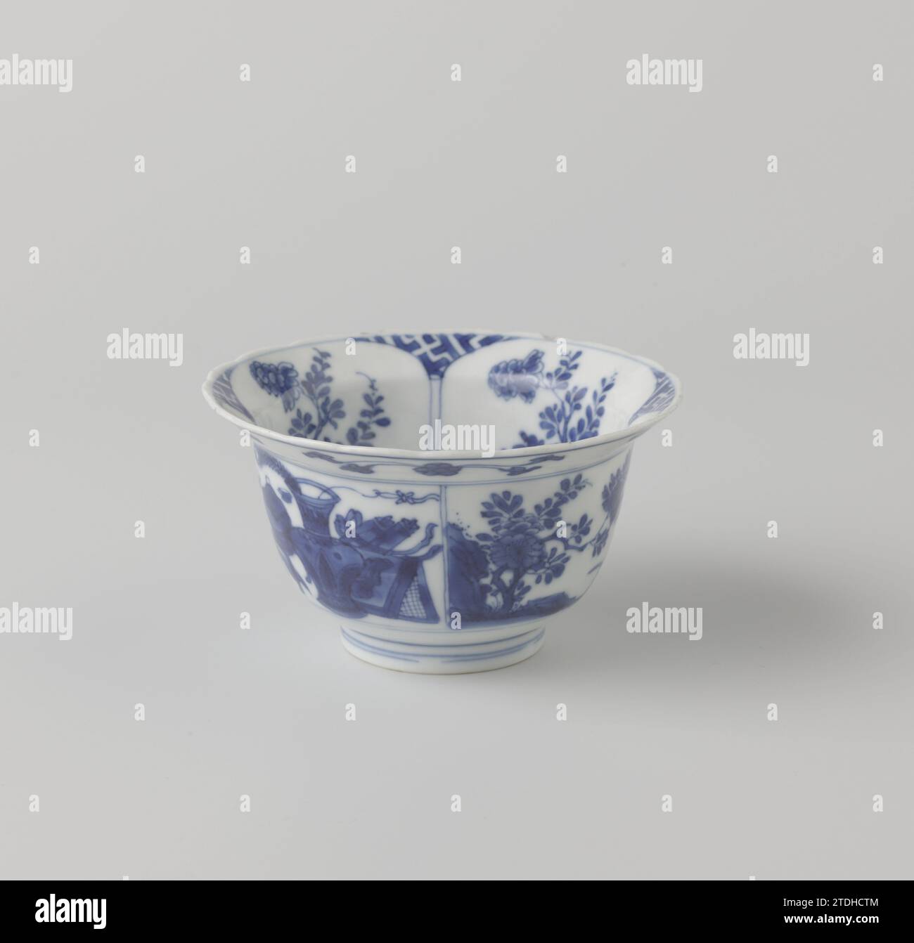 Swastika pattern hi-res stock photography and images - Alamy