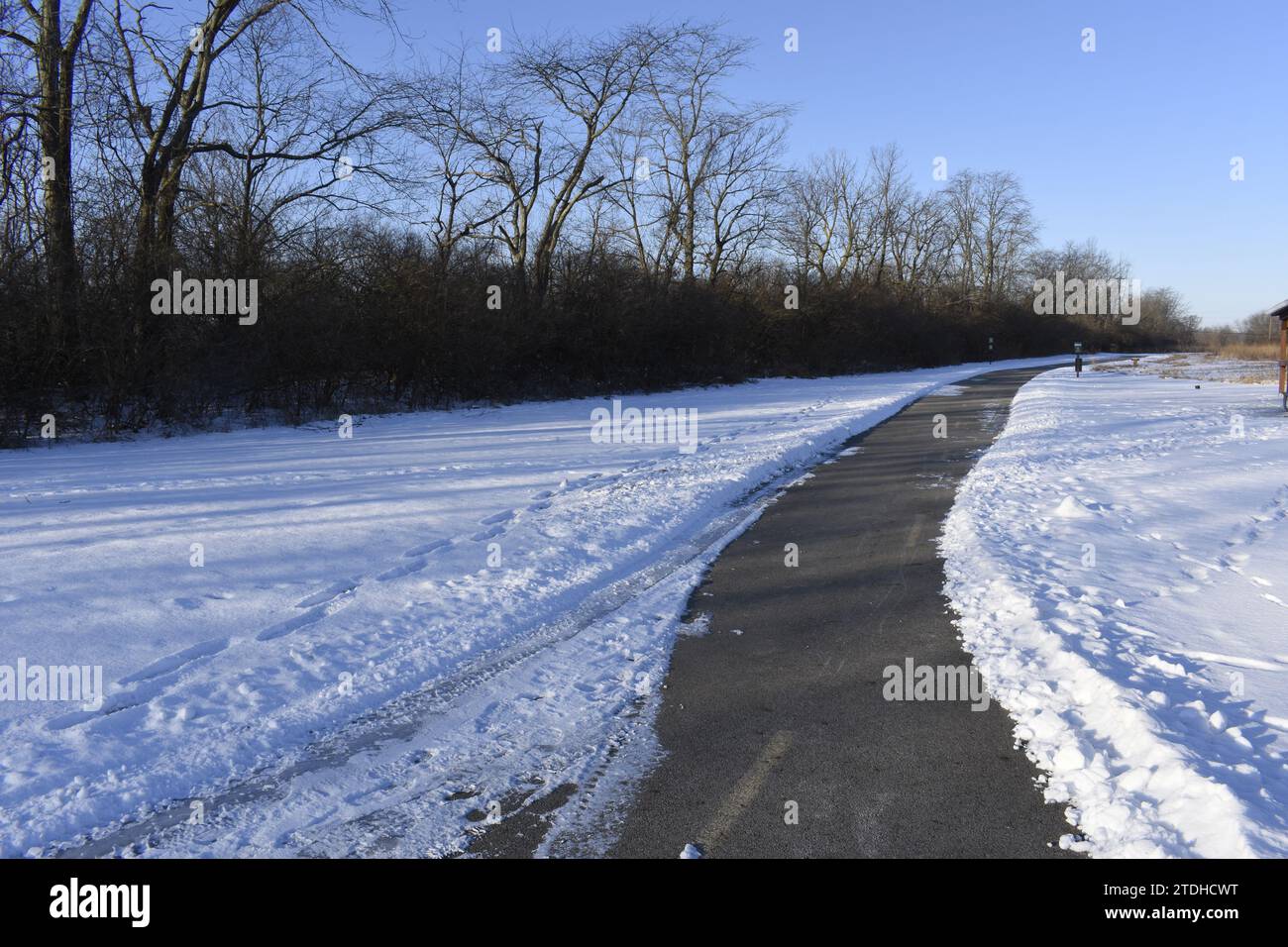 Cleared trail hi-res stock photography and images - Alamy