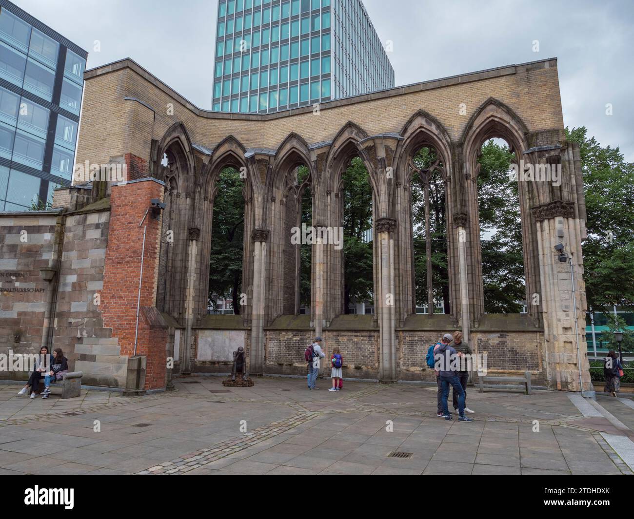 St Nicholas' Church (St. Nikolai Memorial, Hauptkirche Sankt Nikolai ...