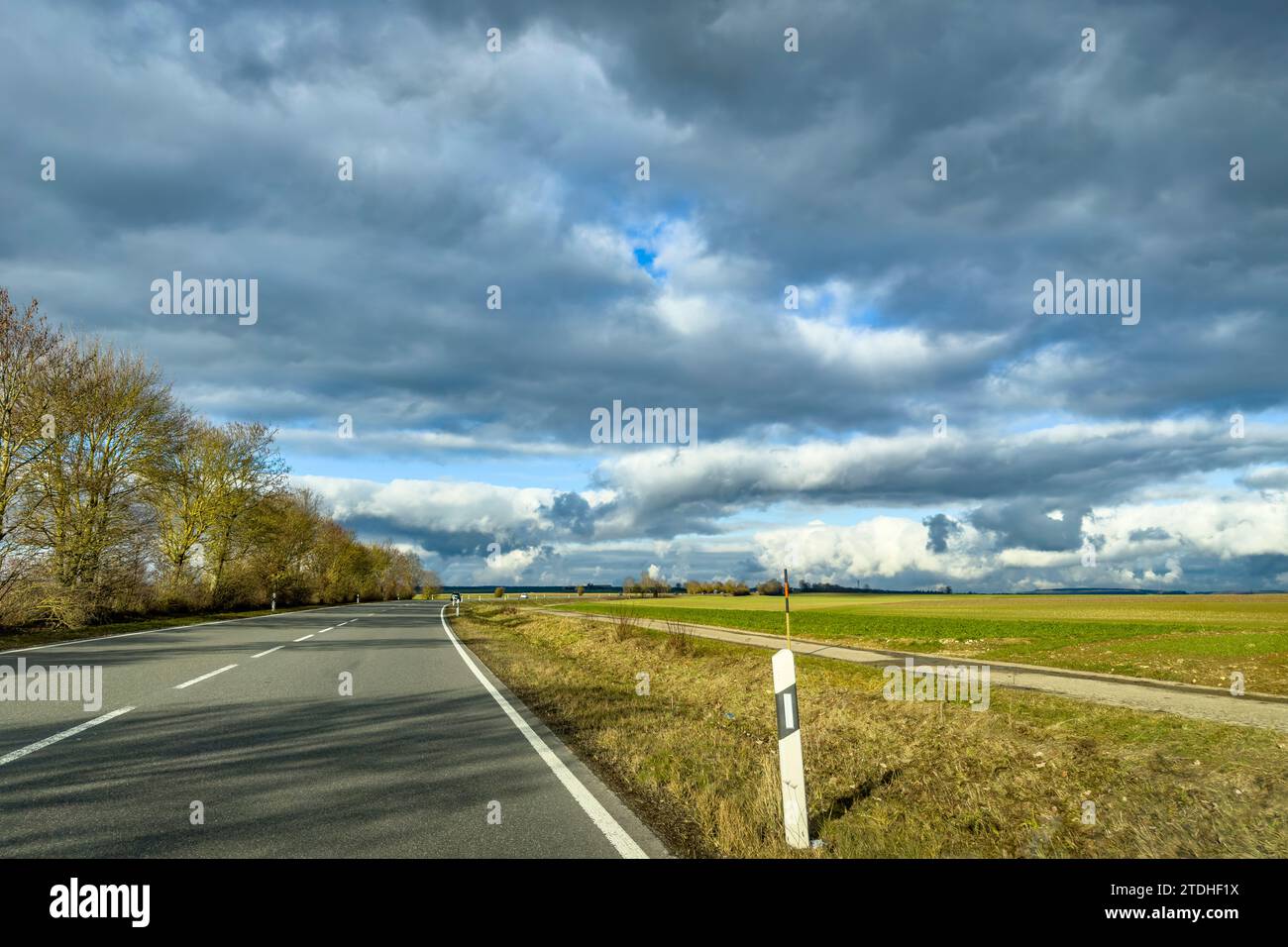 Driving through fields hi-res stock photography and images - Alamy