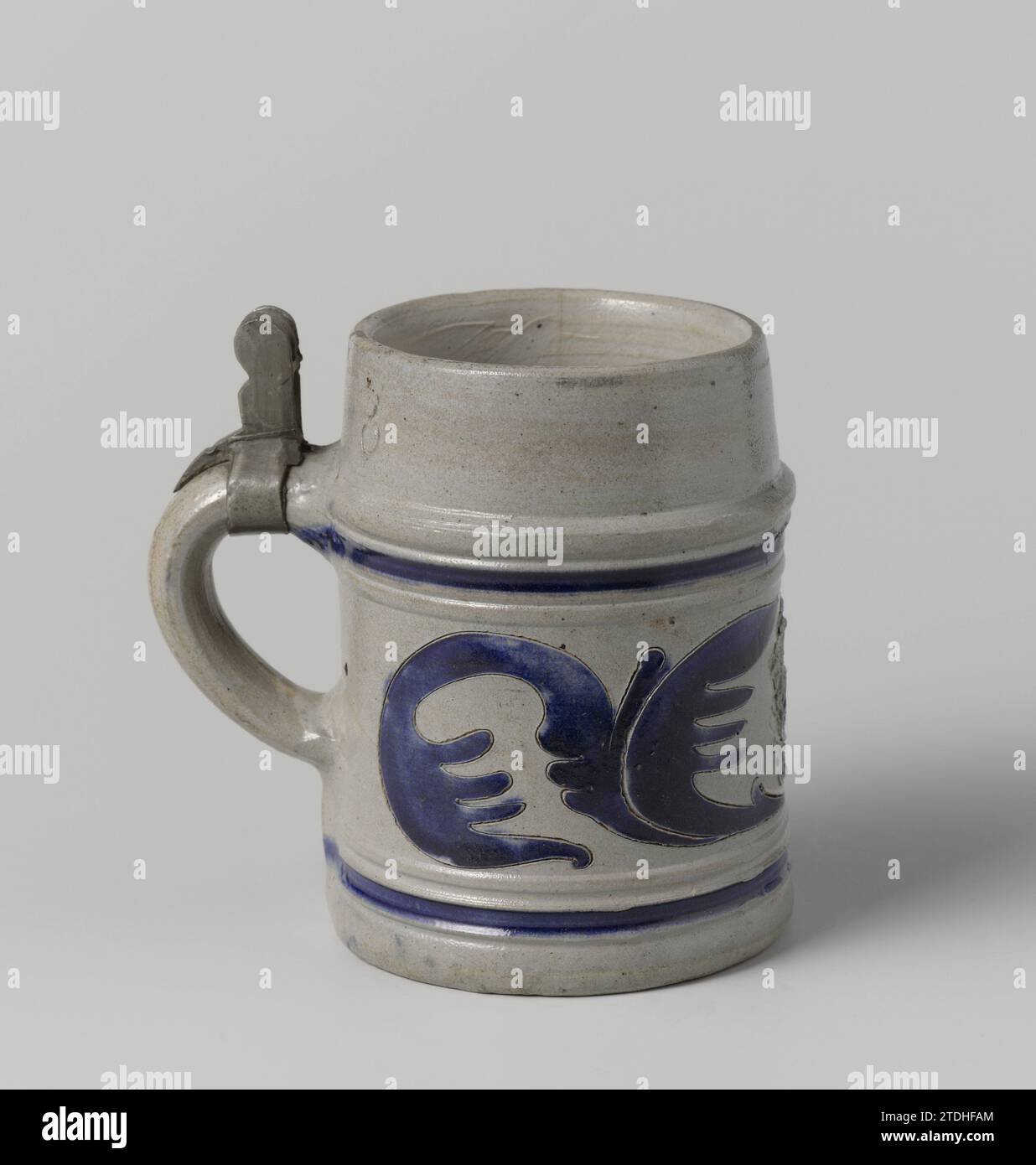 Cylindrical beer mug hi-res stock photography and images - Alamy