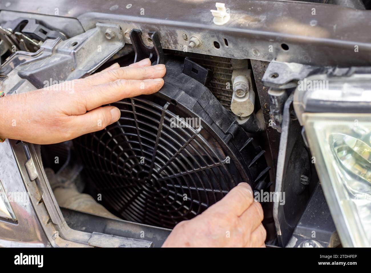 Car radiator fan hi-res stock photography and images - Alamy