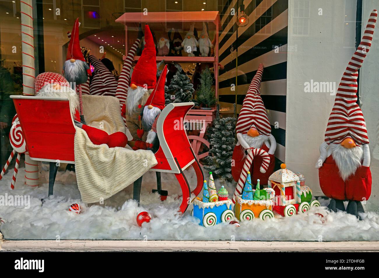 Amusing Christmas themed shop window display with dwarves and sleigh ...
