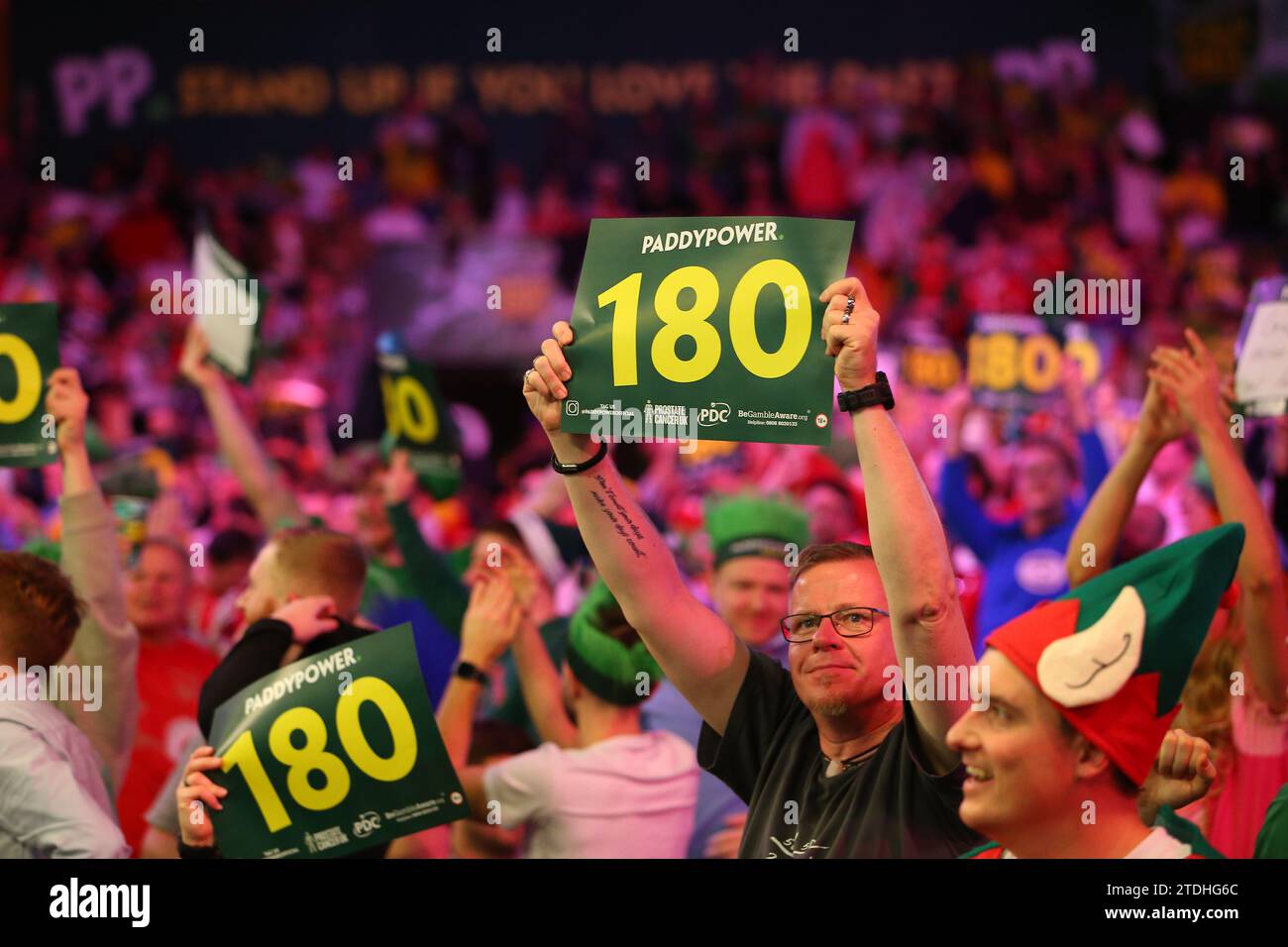 Alexandra Palace, London, UK. 18th Dec, 2023. 2023/24 PDC Paddy Power ...