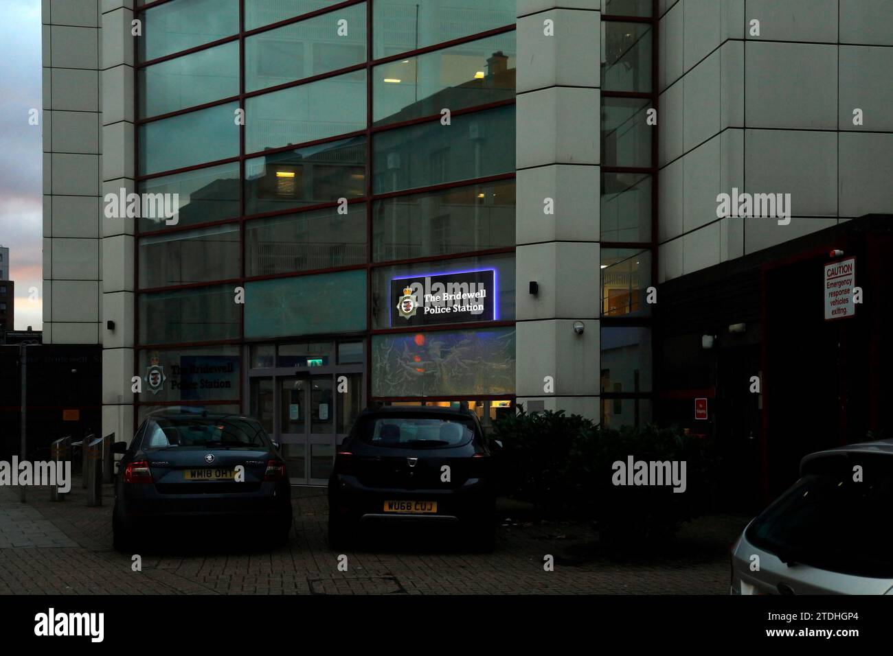 Avon and somerset police station hi-res stock photography and images ...