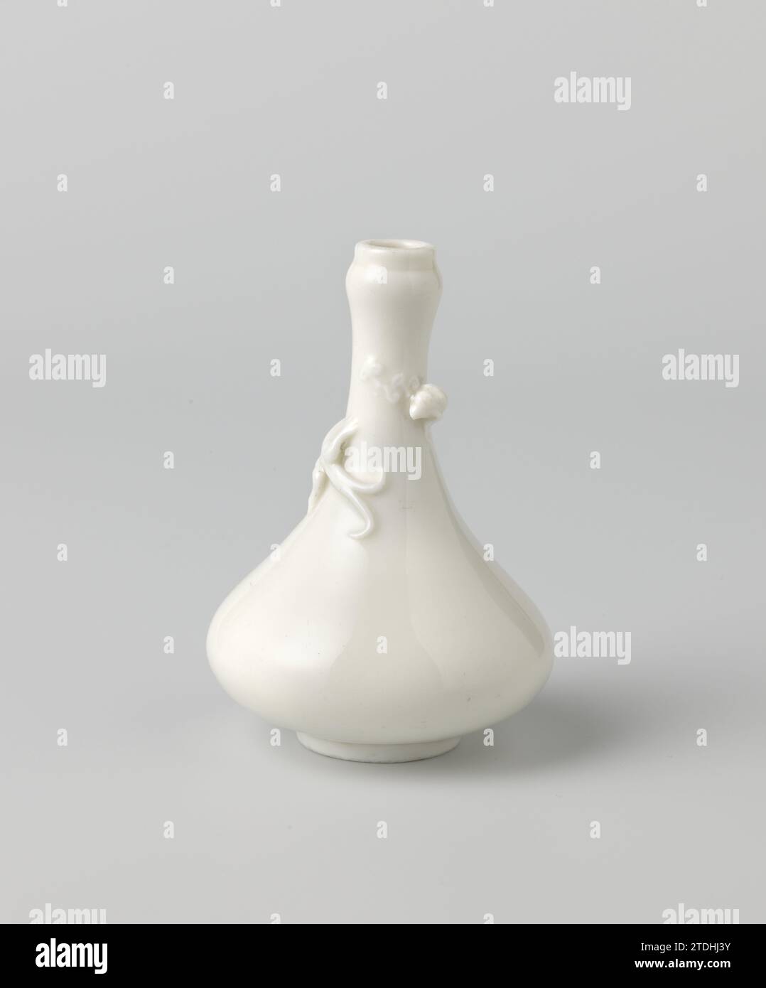 Pear-shaped vase with chilong dragon and stand, anonymous, c. 1650 - c ...