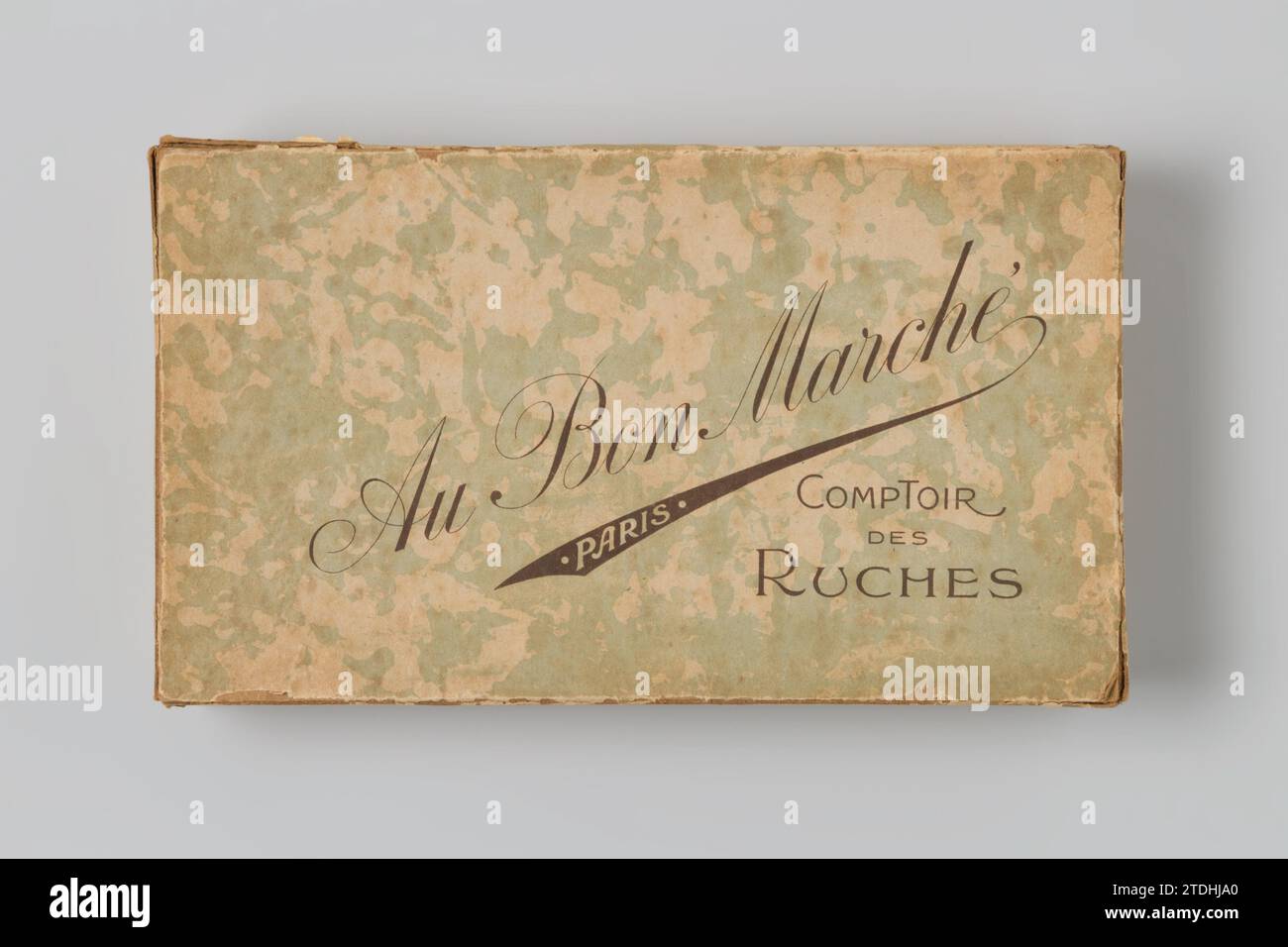 Box with lid made of cardboard covered with watered paper, c. 1890 - c ...