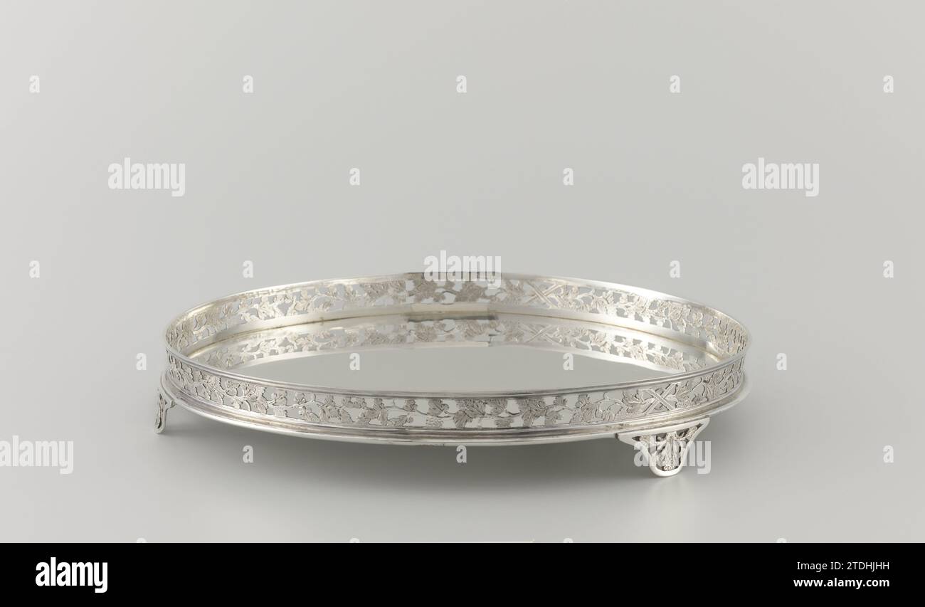 Silver leaf, Francois Marcus Simons, 1803 Round unadorned leaf with a ...