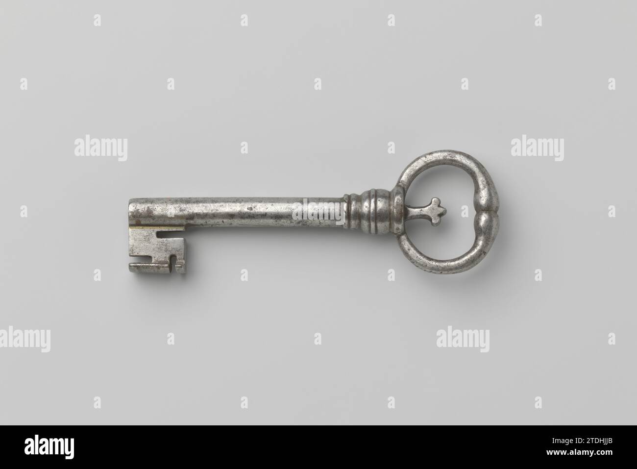 Pipe key, c. 1600 - c. 1699 Pipe key whose ring -shaped eye on both ...