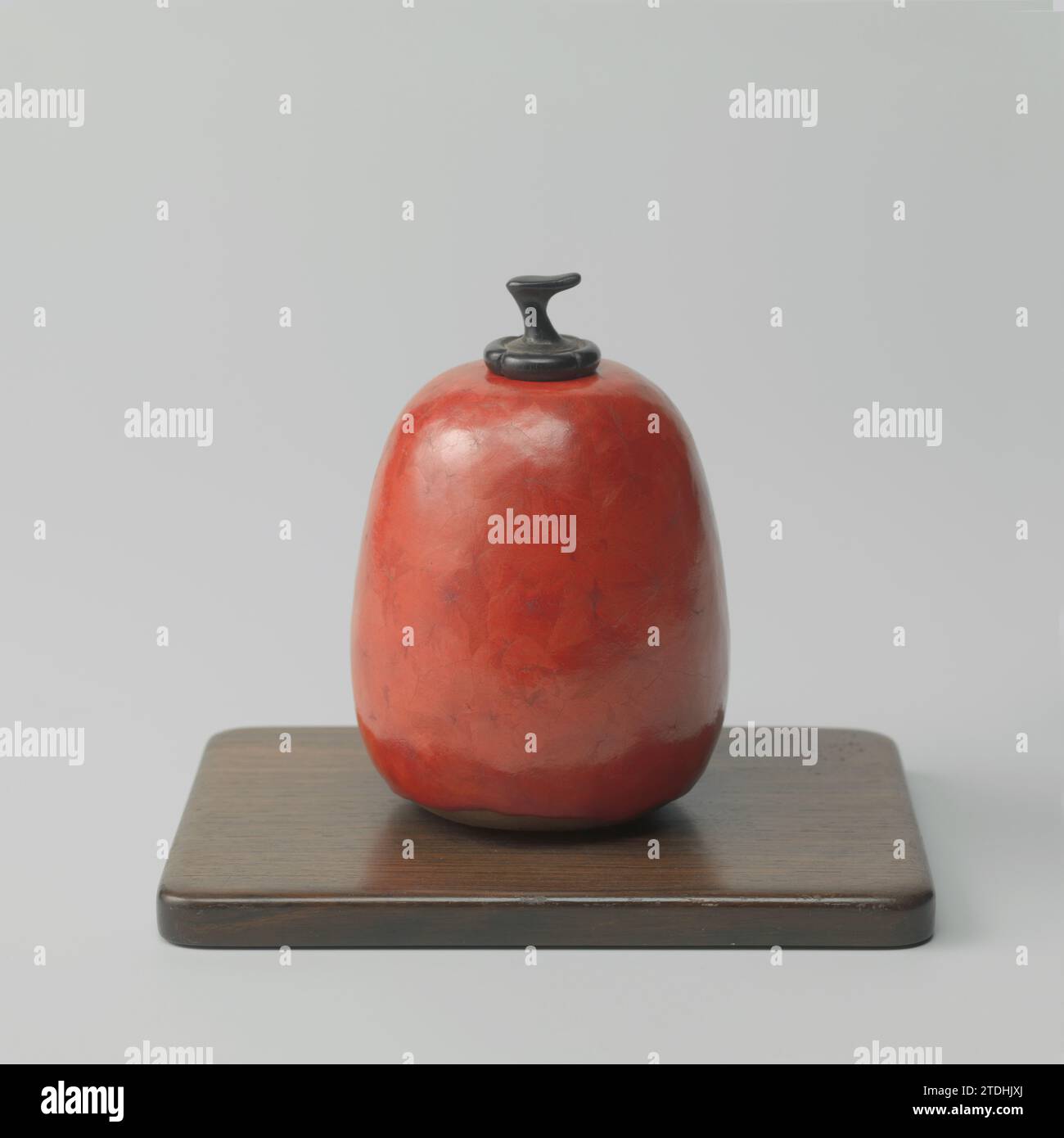 Pot, pear -shaped, with red glaze, Henry Simmen, c. 1925 Pot of ...