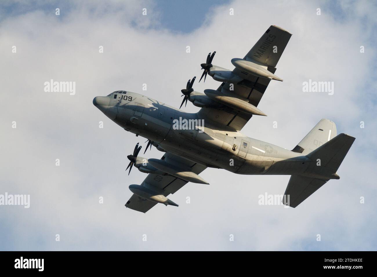 Lockheed martin kc130j hercules tanker aircraft hi-res stock photography and images - Alamy