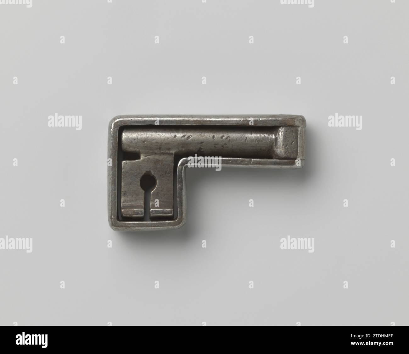 Vouwsleutel, c. 1800 - c. 1900 Folding key whose wide handle over the ...