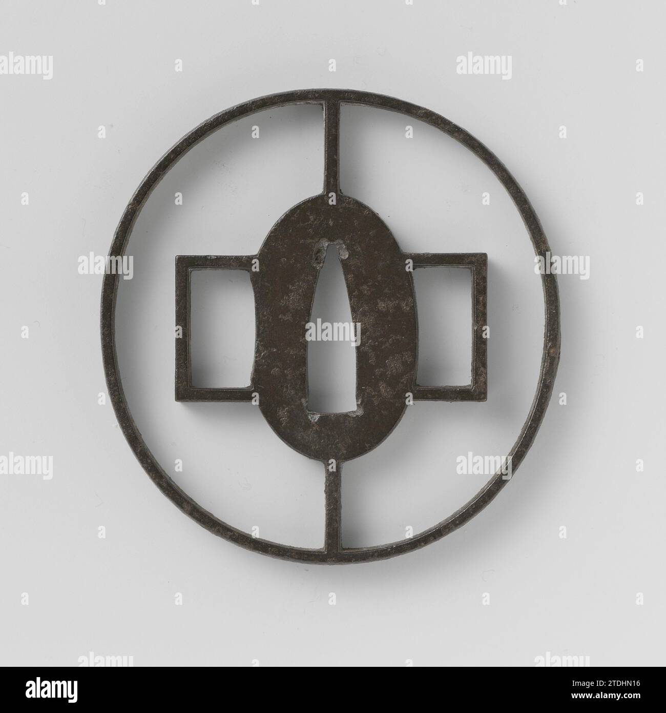 Hand guard, anonymous, 1550 - 1700 Oval tsuba with a simple openwork ...
