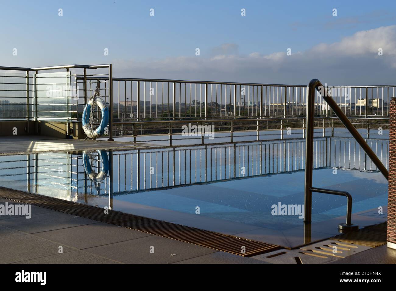 Airport hotel swimming pool hi-res stock photography and images - Alamy