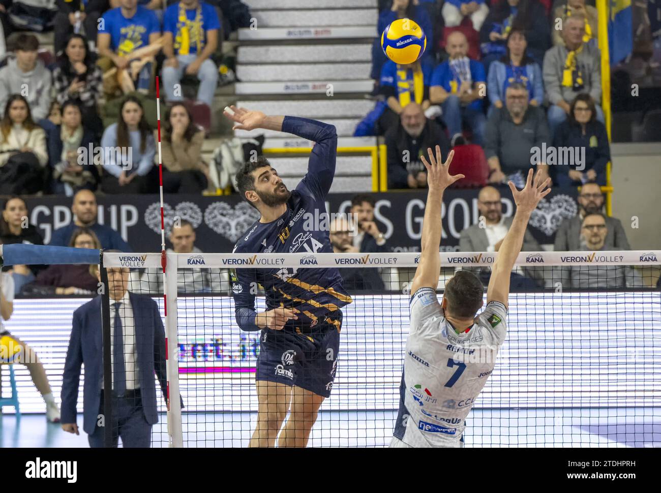 Verona, Italy. 17th Dec, 2023. Amin Esmaeilnezhad (Rana Verona) during Rana Verona vs Cisterna ...