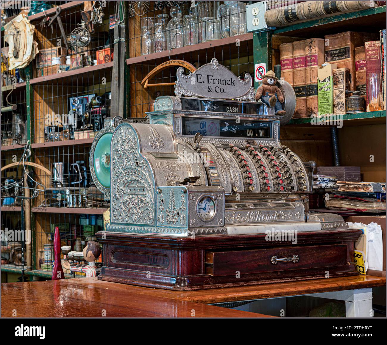Vintage national cash register hi-res stock photography and images - Alamy