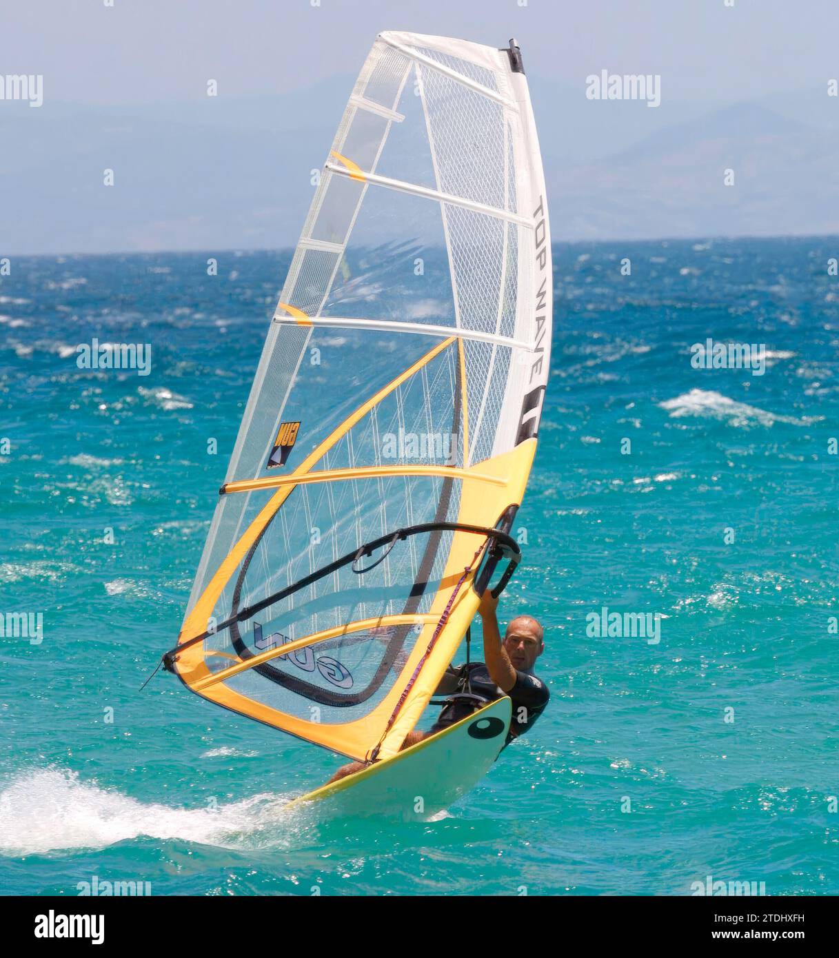 Tarifa (Cádiz) 07/01/2002. Windsurfing in the south of the peninsula ...