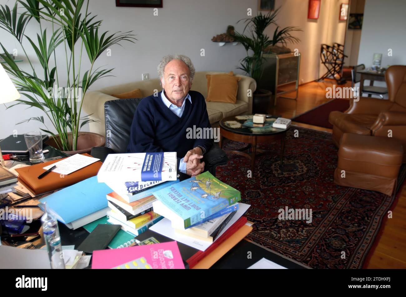 Barcelona, 10/14/2004. Interview with the writer and scientific ...