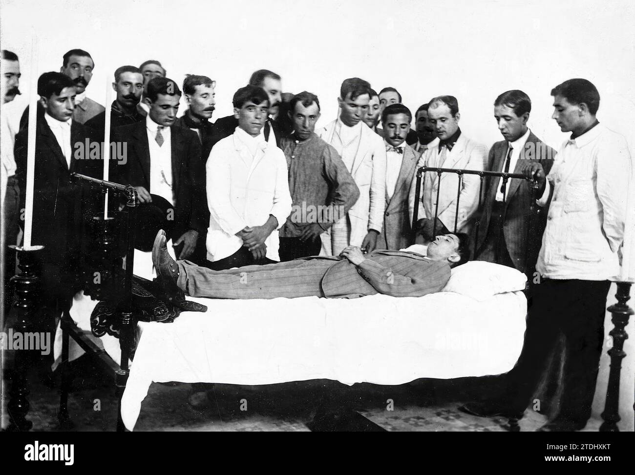 Boy corpse hi-res stock photography and images - Alamy