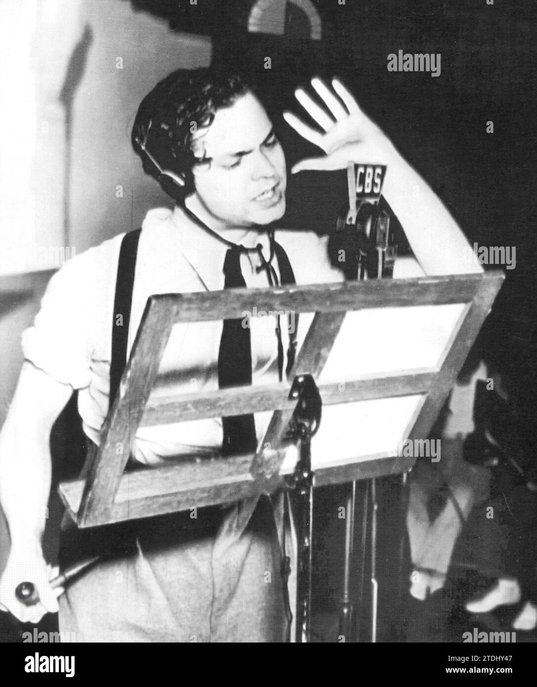 Orson Wells at the New York Studios in 1938. On the CBS Station, with ...