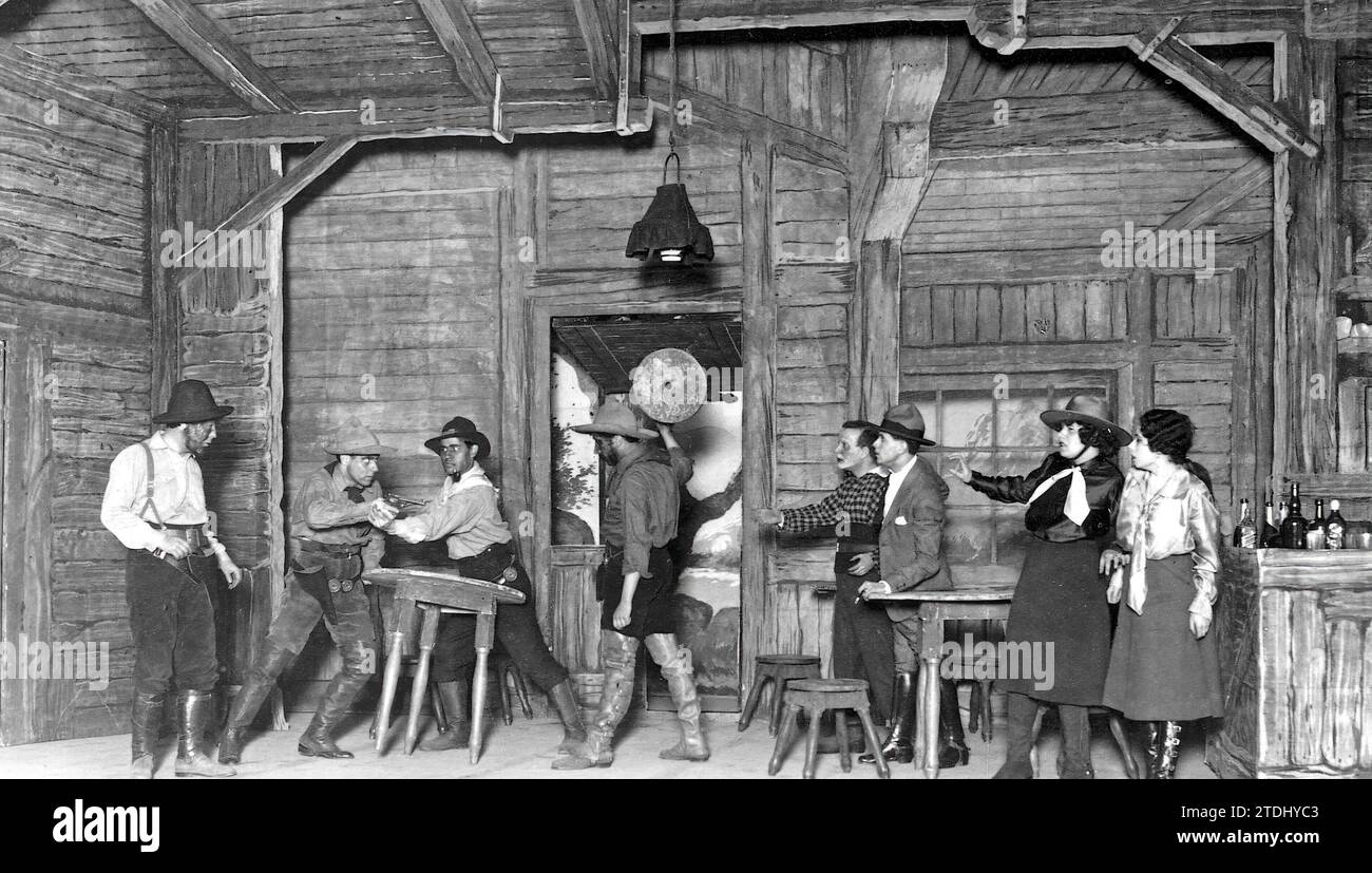 11/28/1922. Madrid - at the La Latina theater a scene from "No Volvio ...
