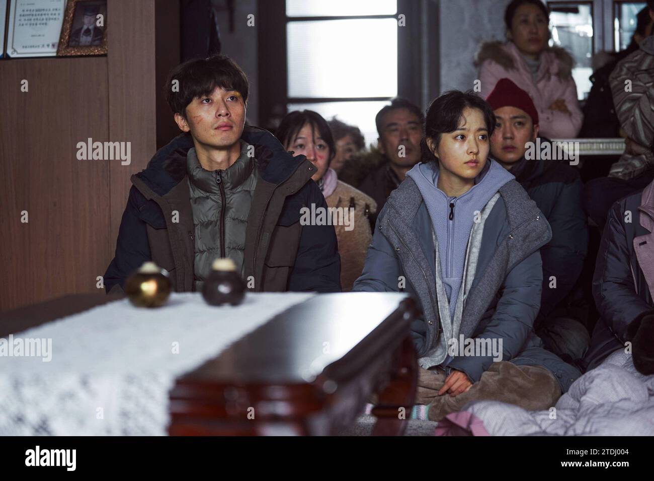CONCRETE UTOPIA, (aka KONKEURITEU YUTOPIA), from left: PARK Seo-joon, PARK Bo-young, 2023. © 815 ...