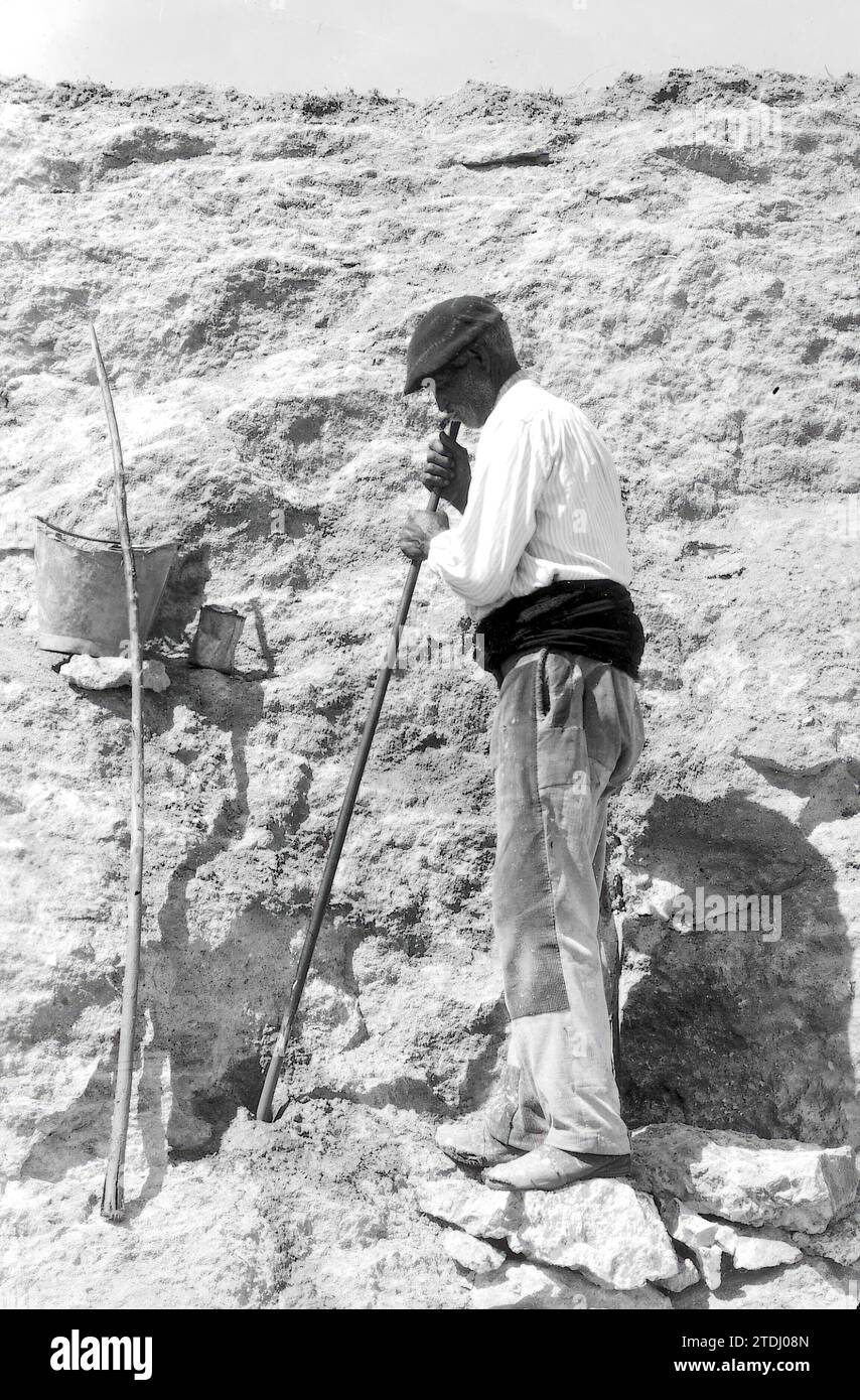 Working in a quarry hi-res stock photography and images - Alamy