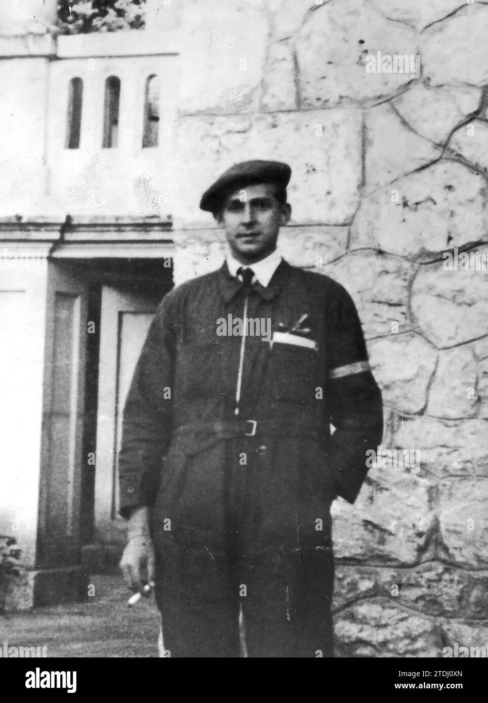 Don Juan de Borbón, with overalls and a beret, in Spain in 1936, when ...