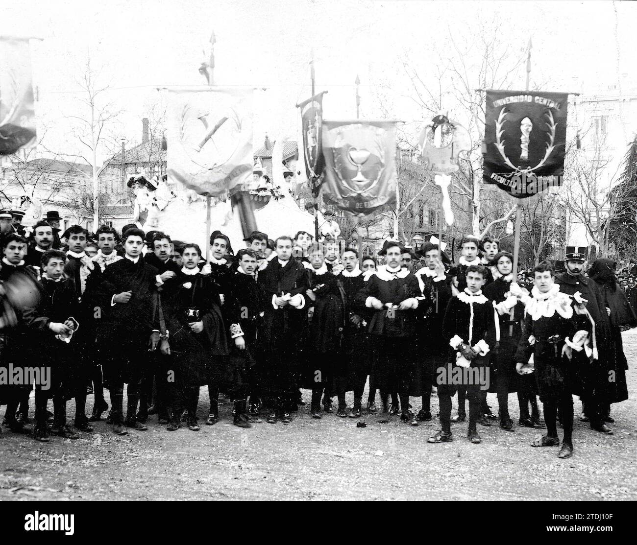 03/01/1908. Madrid. Second day of Carnival. Student and Comparsas ...