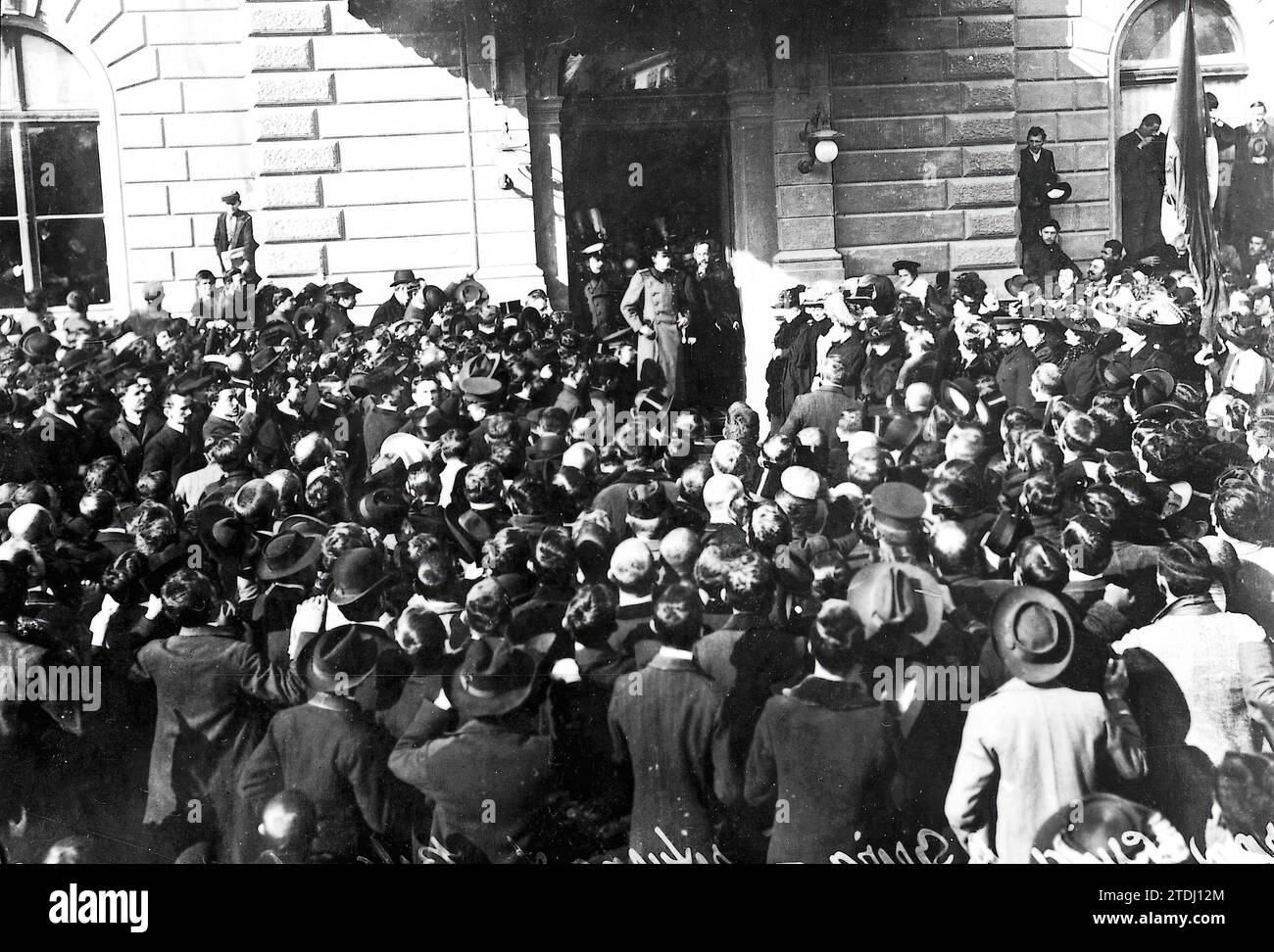 Haranguing hi-res stock photography and images - Alamy