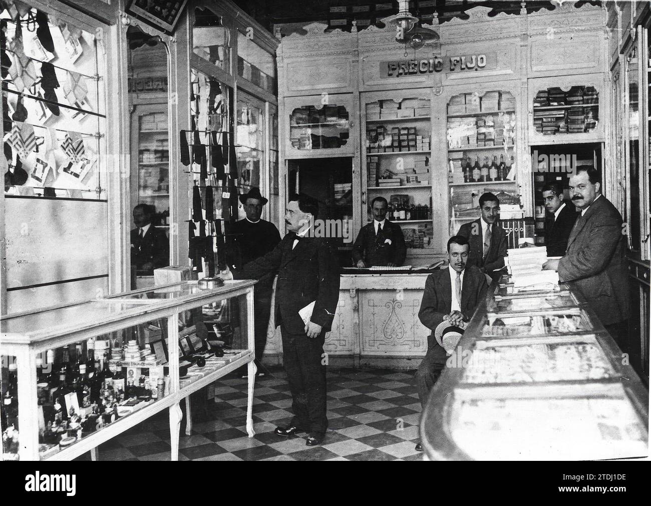 Valencia, January 1900. Interior of a shop. Credit: Album / Archivo ABC ...