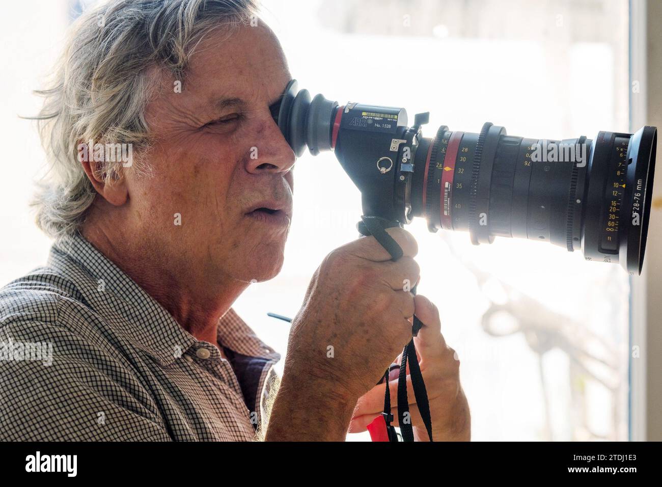 MAY DECEMBER, director Todd Haynes, on set, 2023. ph: Francois Duhamel ...