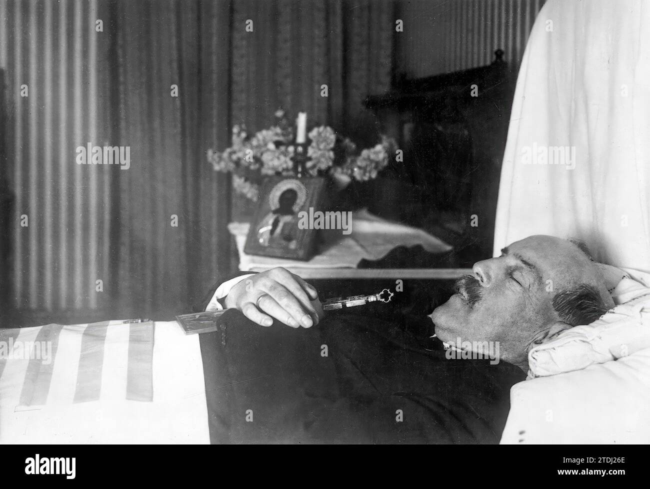 01/10/1923. King Constantine of Greece on his deathbed. Credit: Album ...