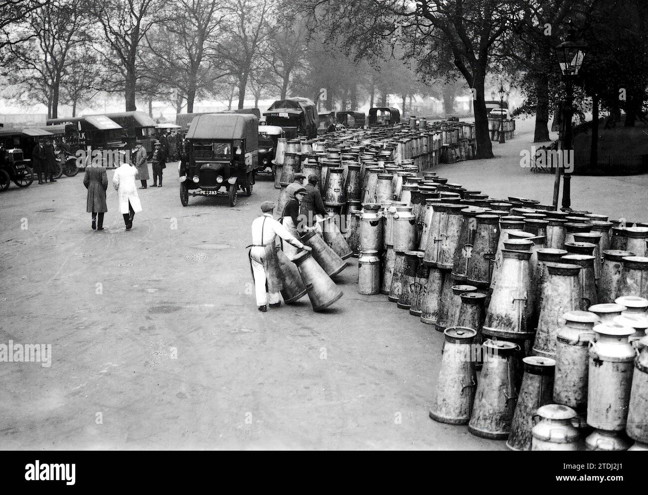 Milk strike hi-res stock photography and images - Alamy