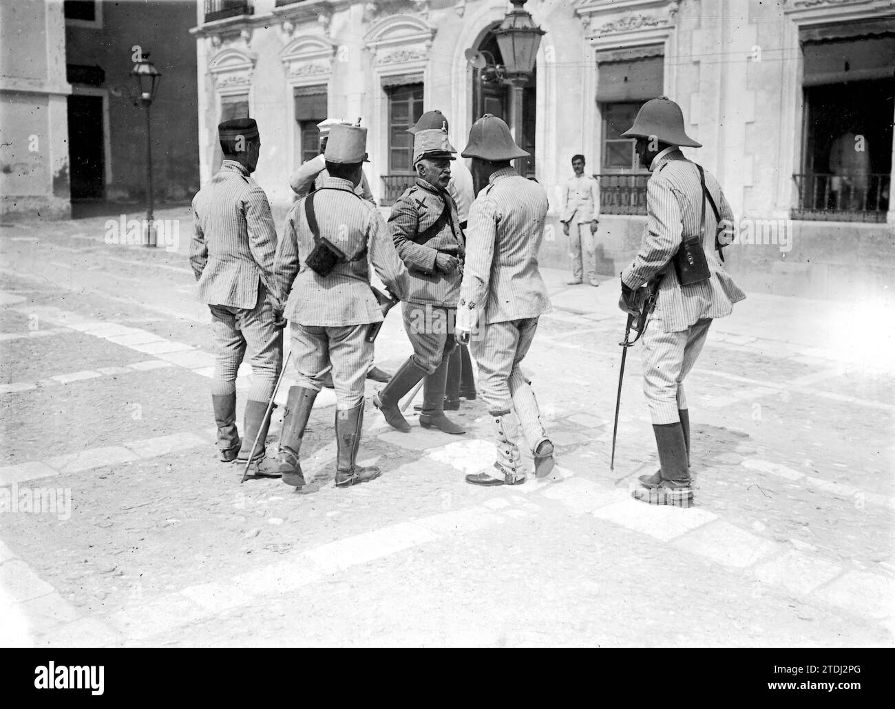 Officers arrival Black and White Stock Photos & Images - Alamy