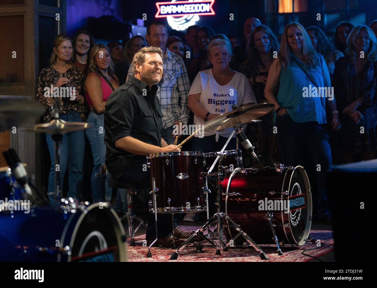 BARMAGEDDON, front: Blake Shelton, 'David Arquette vs. Colbie Caillat ...