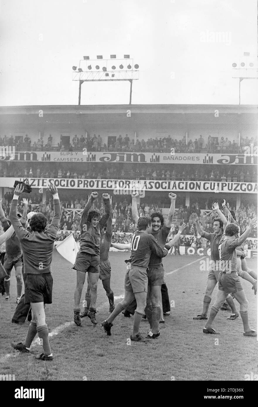 04/25/1975. Deeds - Celebrations - League champion after tying One goal ...