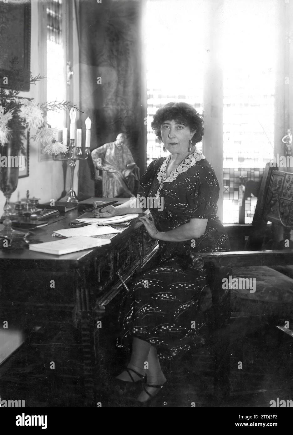 08/20/1943. Thorn Shell. Credit: Album / Archivo ABC Stock Photo - Alamy