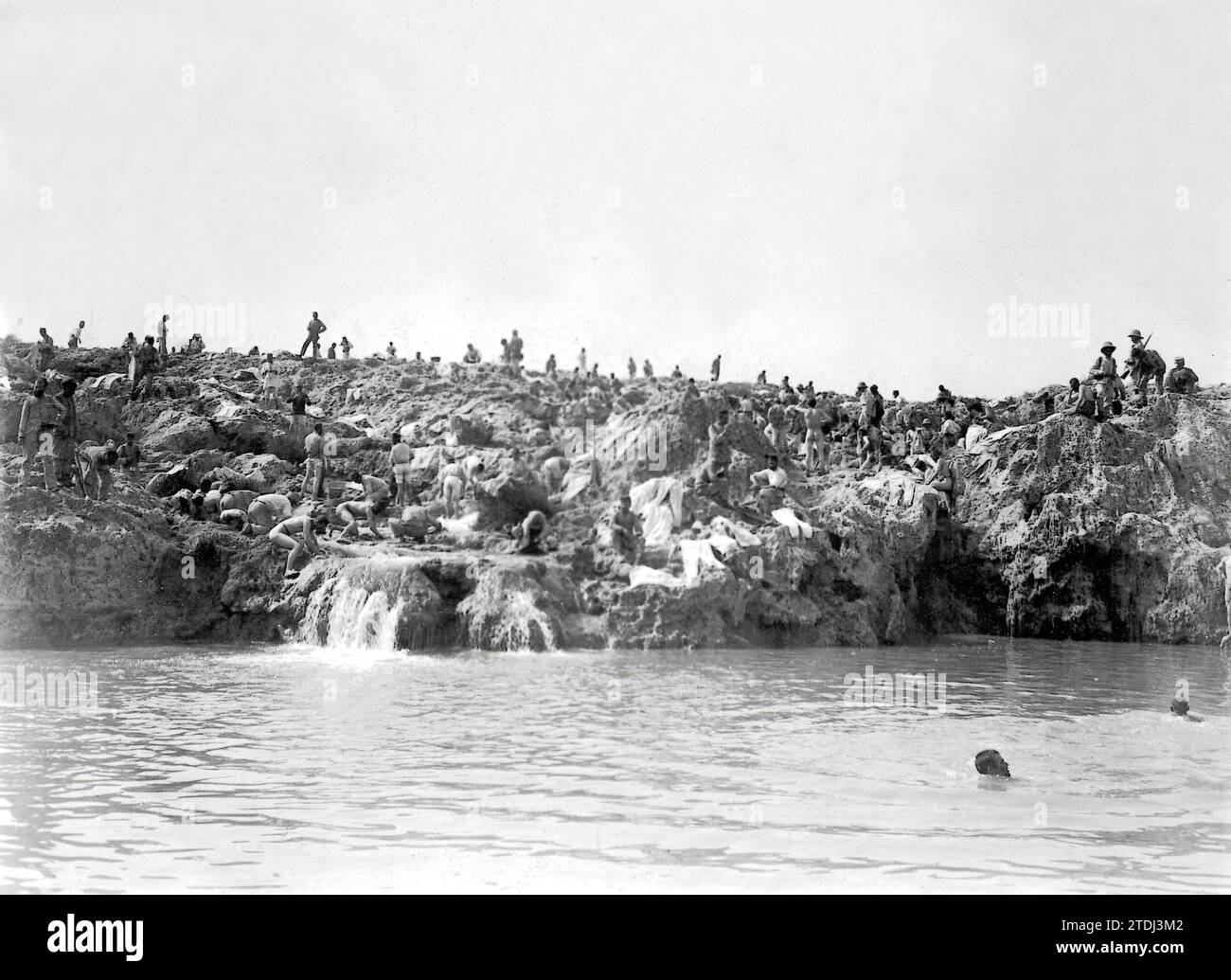 Soldiers bathing hi-res stock photography and images - Alamy